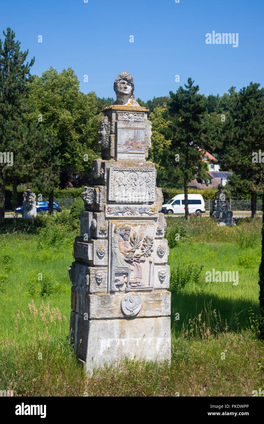 Roman egyptian sculptures hi-res stock photography and images - Alamy