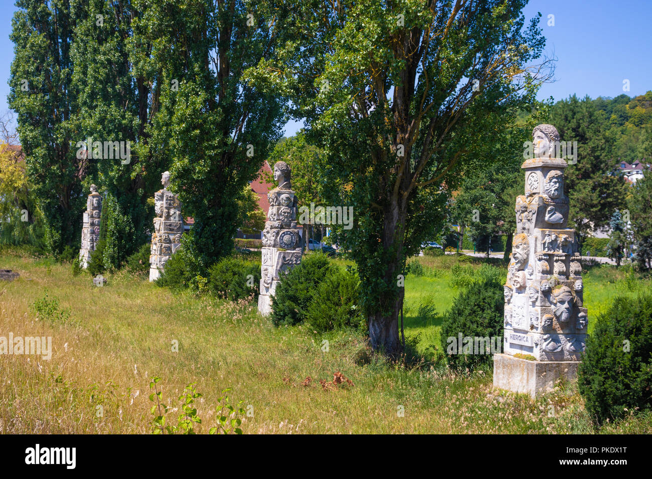 Roman egyptian sculptures hi-res stock photography and images - Alamy
