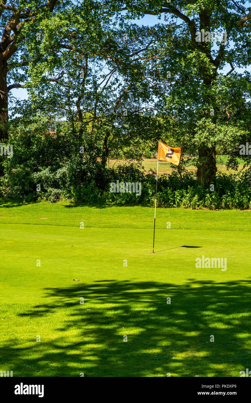 Golf hole flag hi-res stock photography and images - Alamy