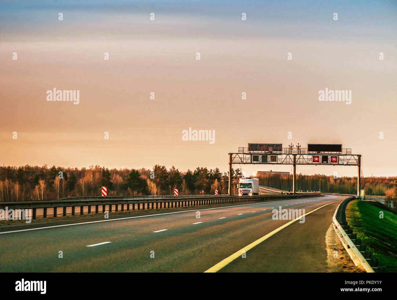 Autobahn sunset hi-res stock photography and images - Alamy