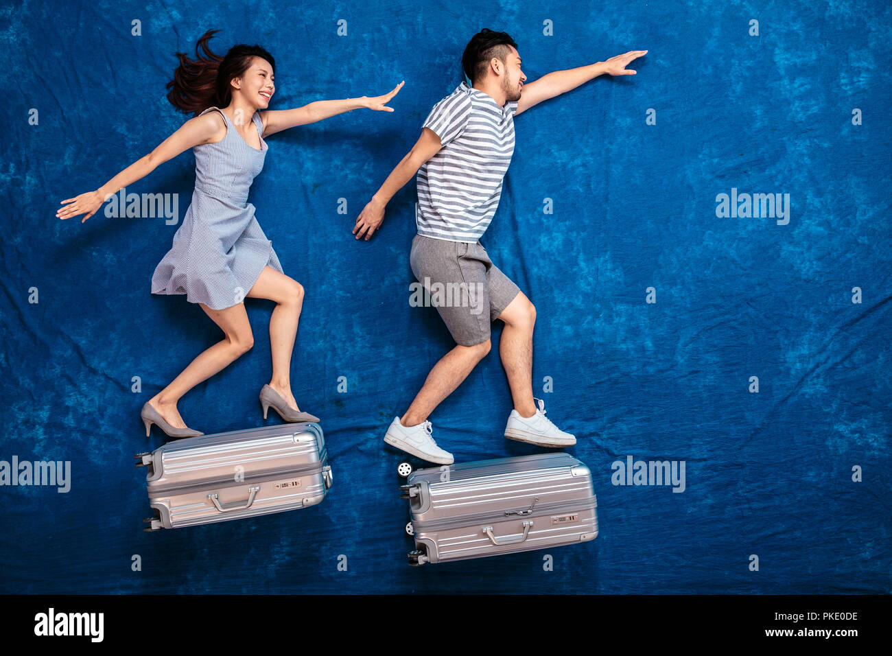 Two young couples blue sky hi-res stock photography and images - Alamy