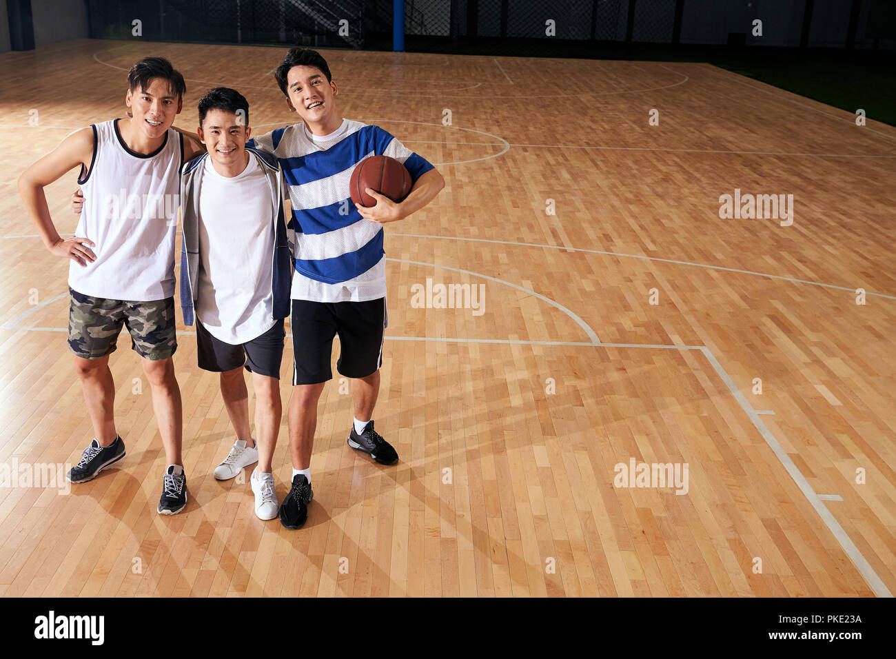 Young asian basketball player hi-res stock photography and images - Alamy