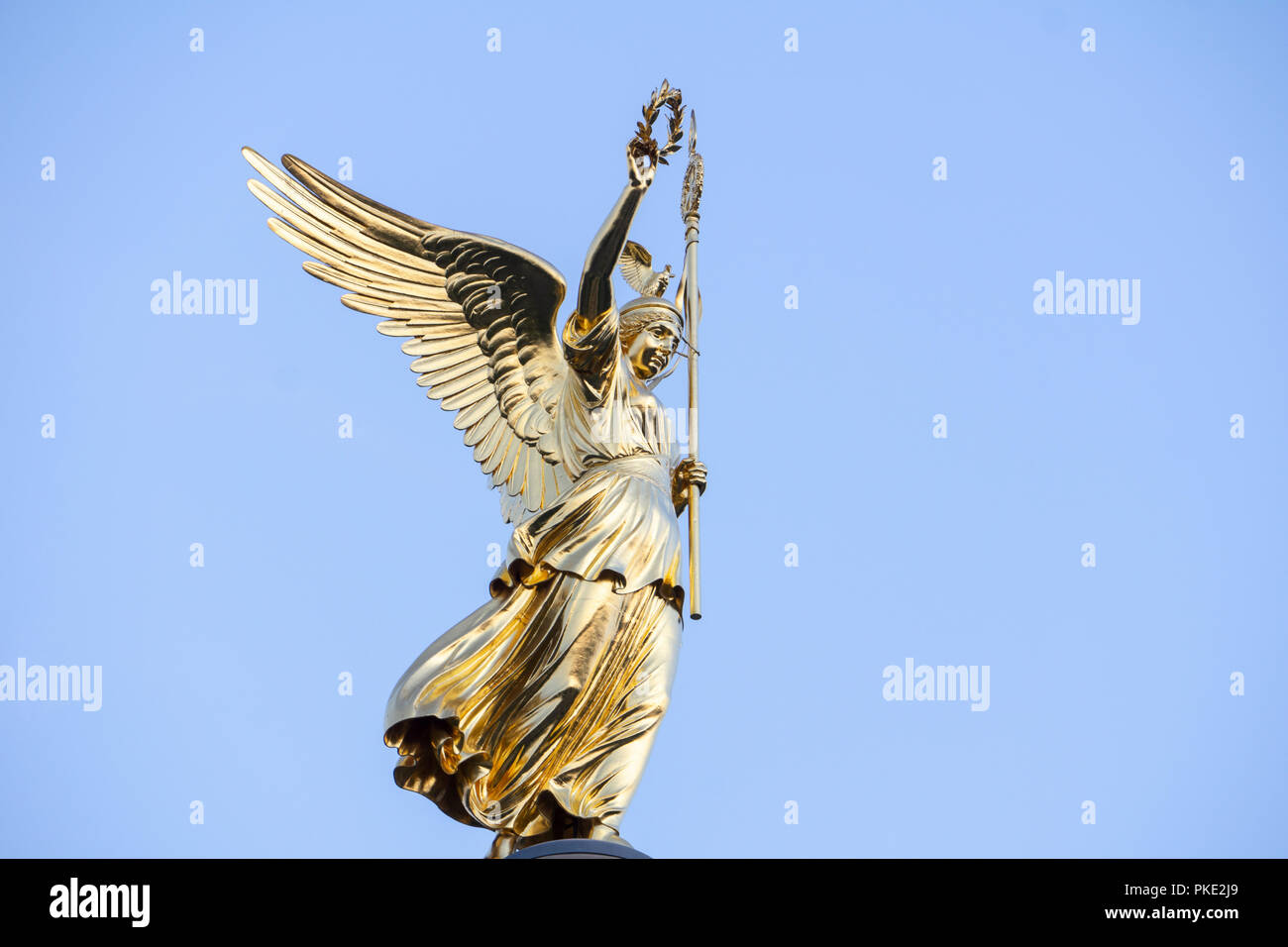 Golden statue of victory hi-res stock photography and images - Alamy