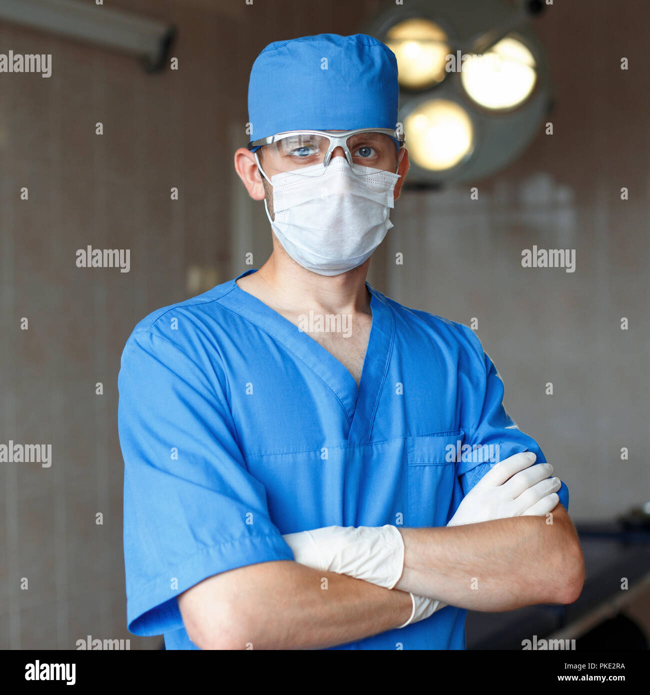 Operating room lights hi-res stock photography and images - Alamy