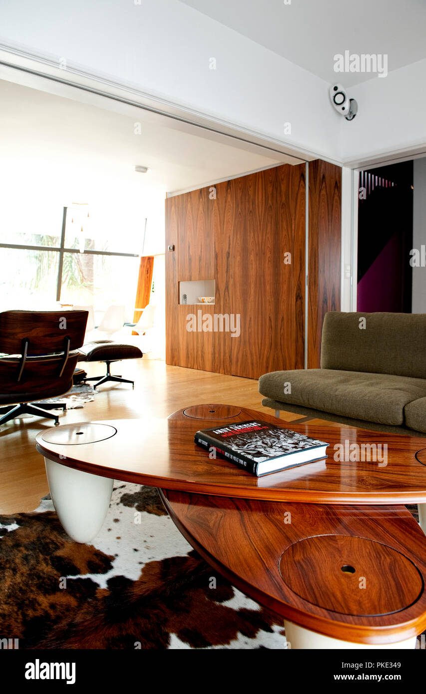 The retro interior of Hooverphonic front man Alex Callier's house in ...
