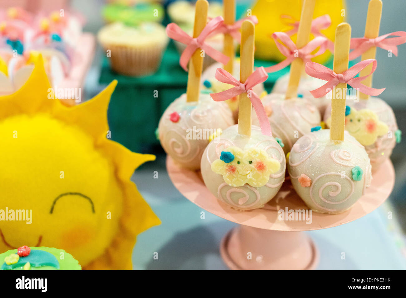 Table decorated for children's birthday Stock Photo - Alamy