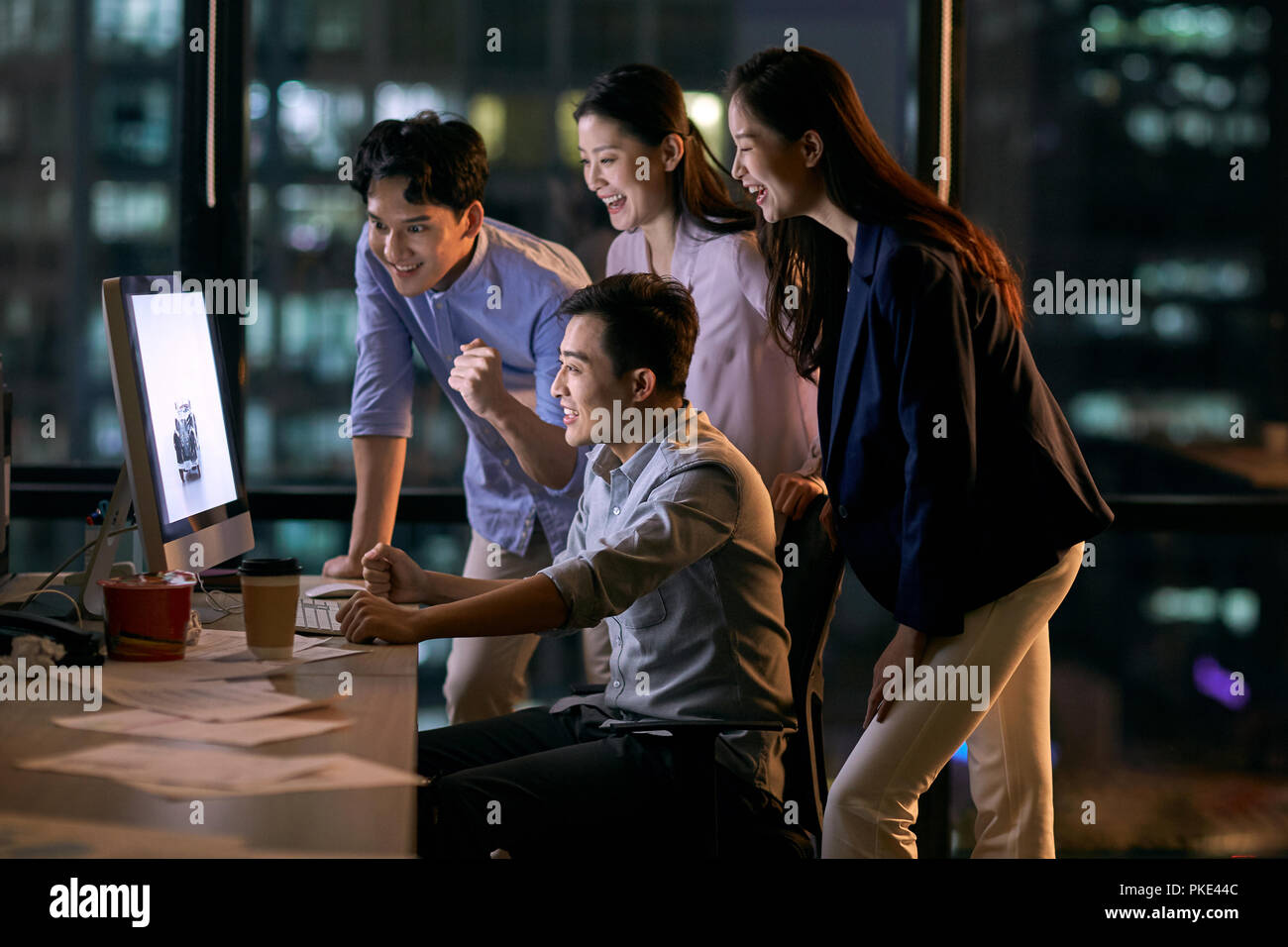 Business team to work overtime at the office Stock Photo - Alamy