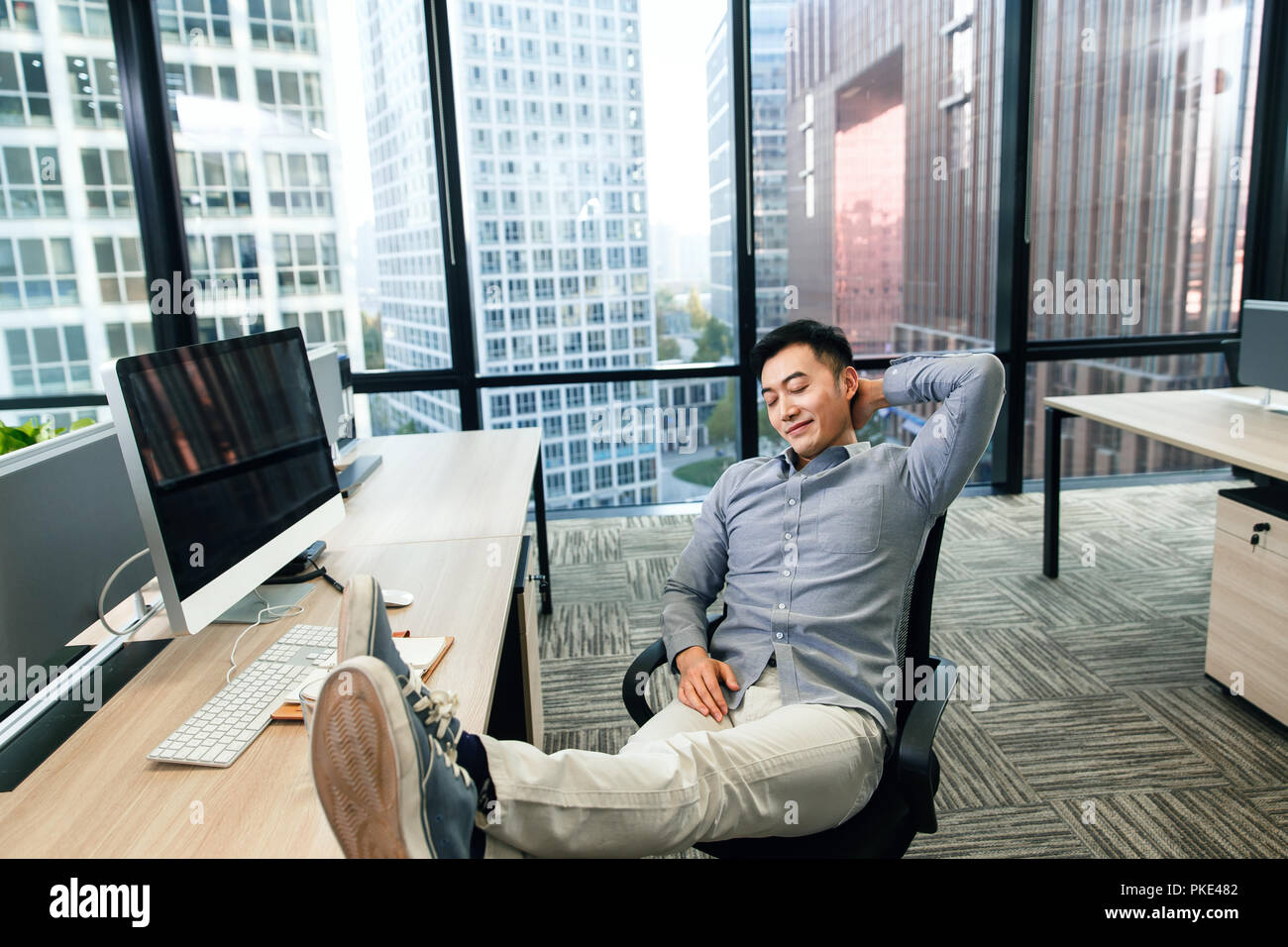 Business men in the office Stock Photo - Alamy