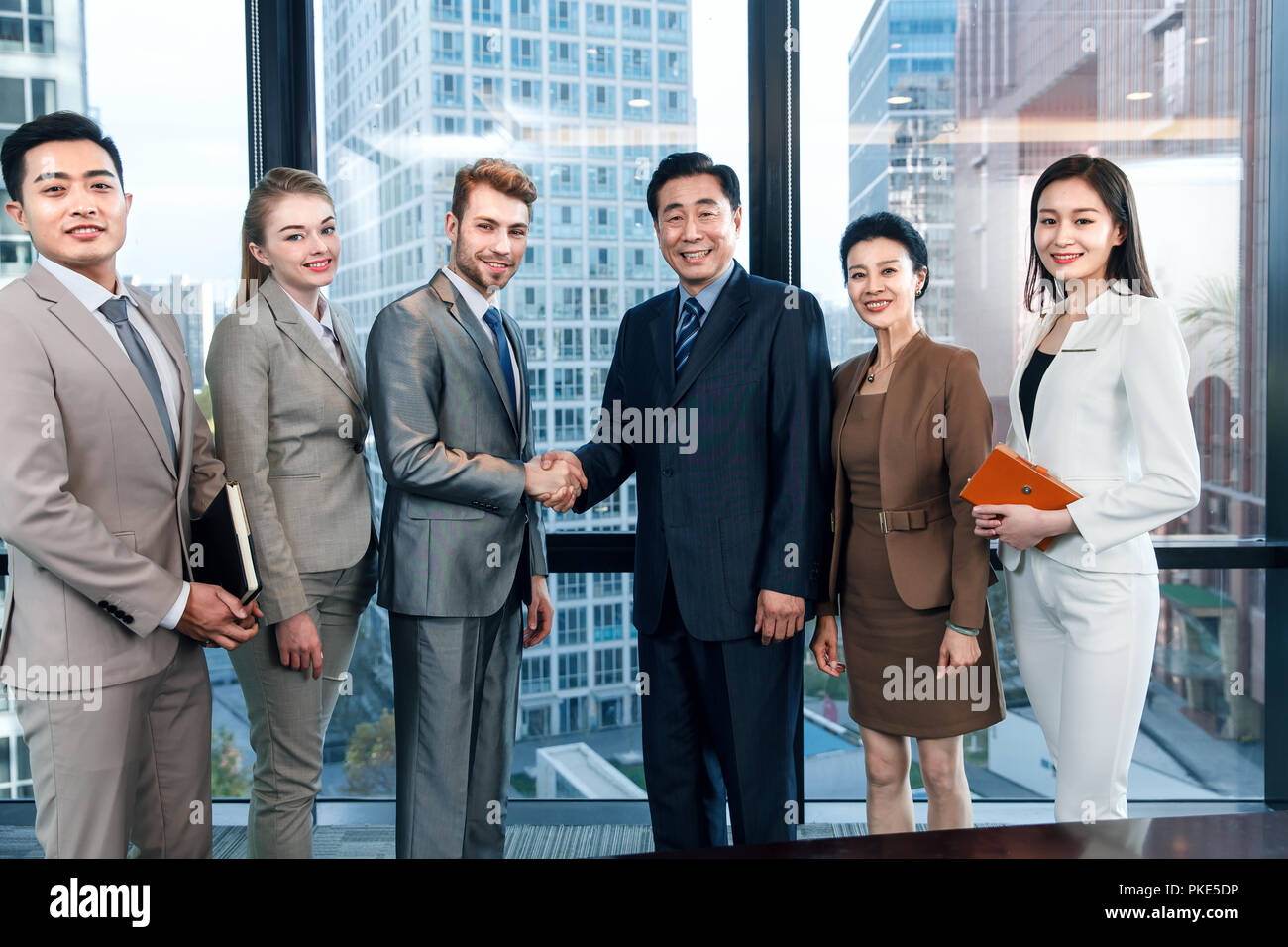 Men in a conference room casual hi-res stock photography and images - Alamy