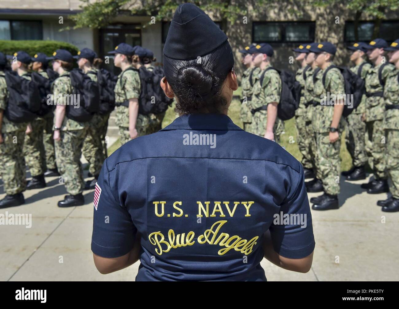 Us navy boot camp hi-res stock photography and images - Alamy