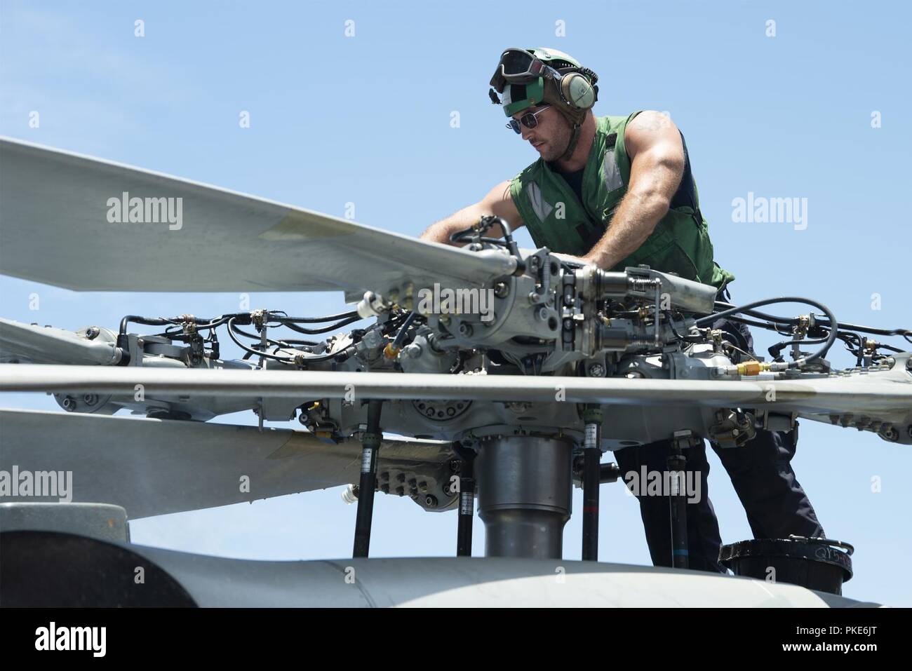 Pacific Ocean (July 25, 2018) Aviation Electrician 3rd Class Edward ...