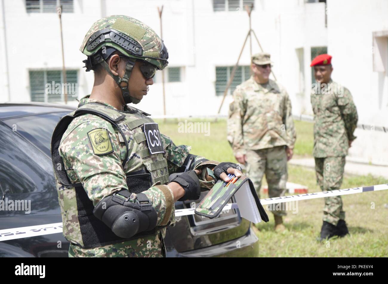 Malaysian Army soldiers with 3rd Division, Criminal Investigations ...