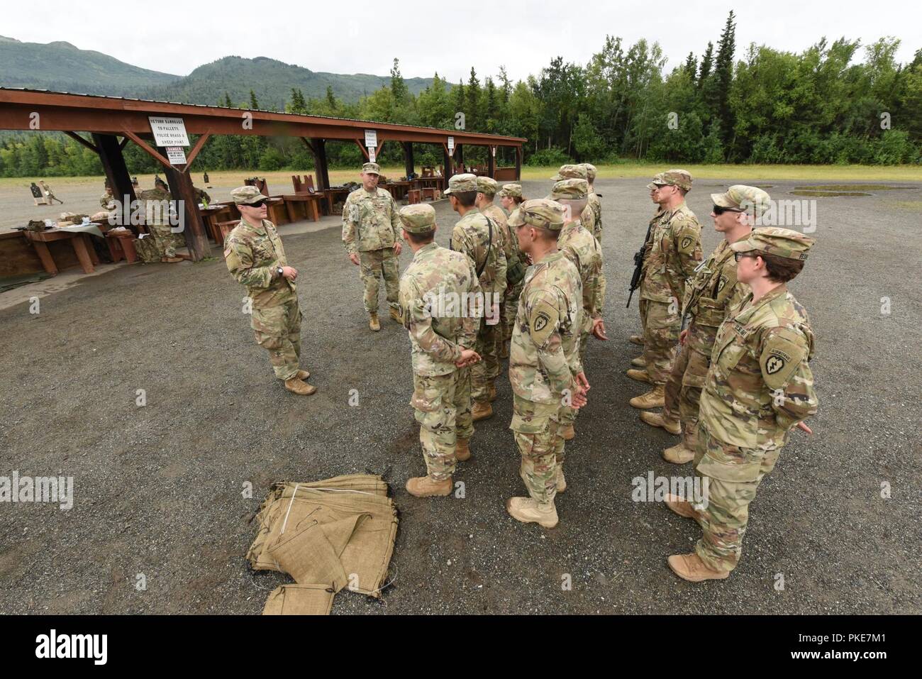 With the 725th brigade support battalion hi-res stock photography and ...