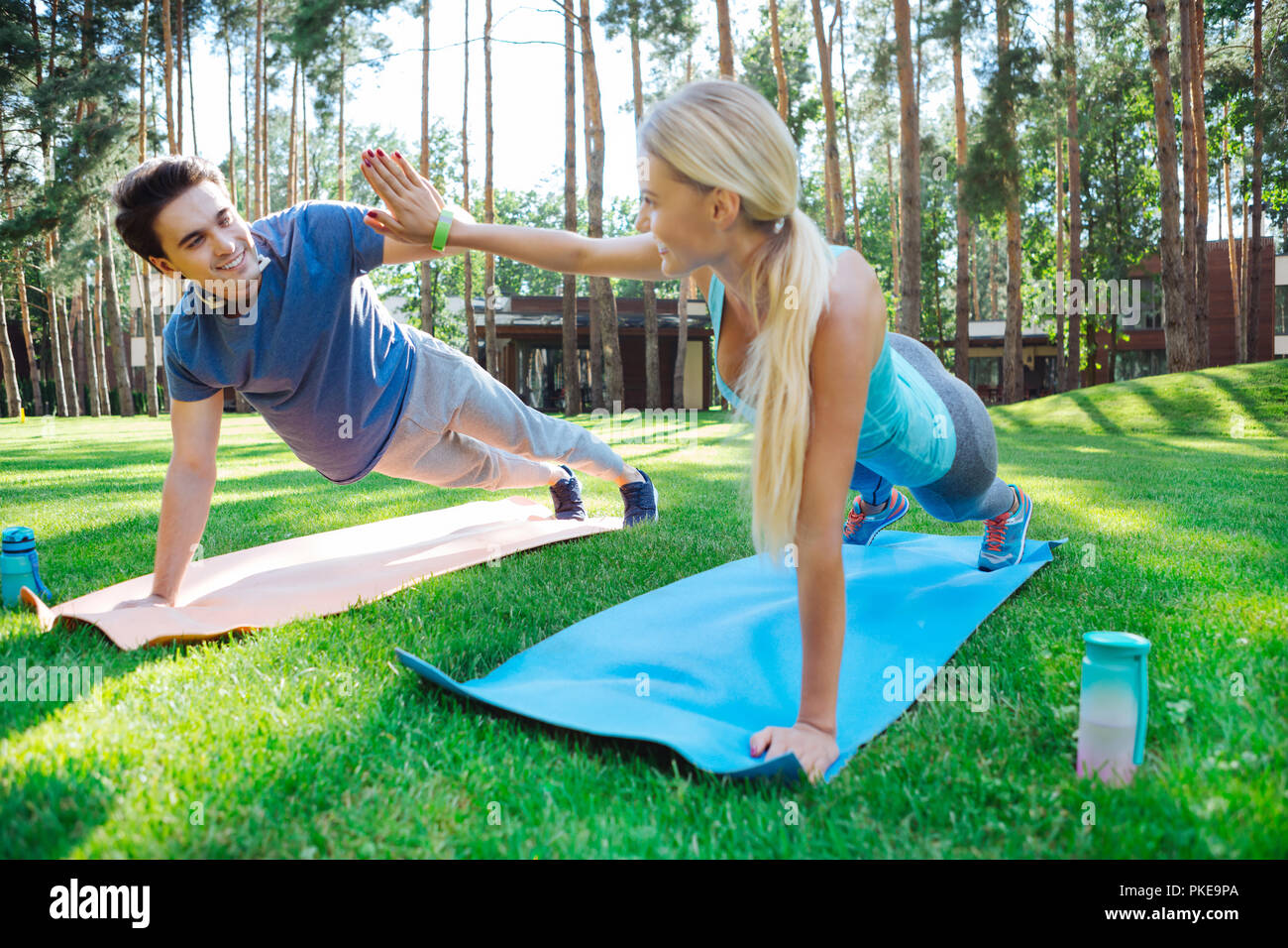 One hand push ups hi-res stock photography and images - Alamy