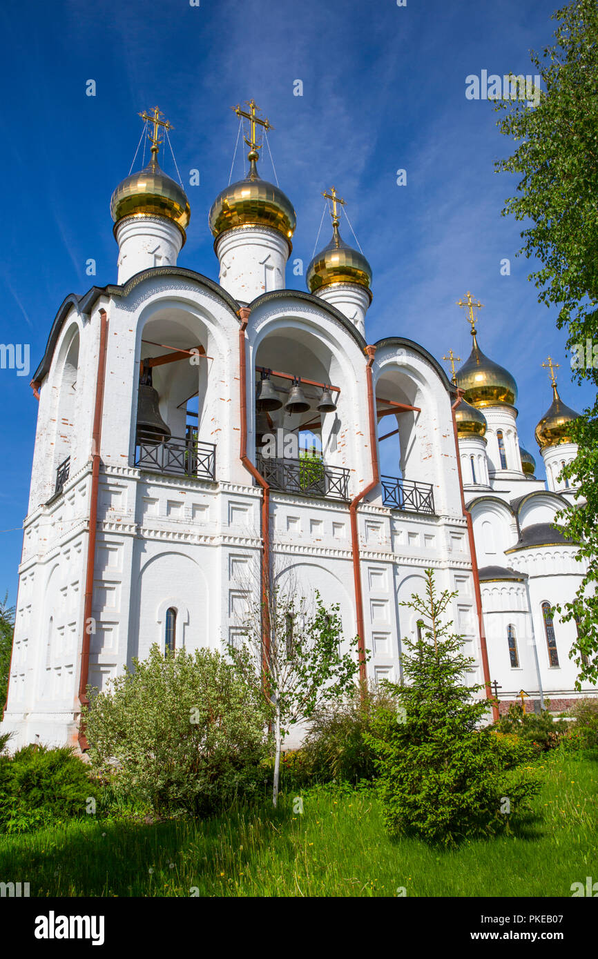 Yaroslavl russia monastery hi-res stock photography and images - Alamy