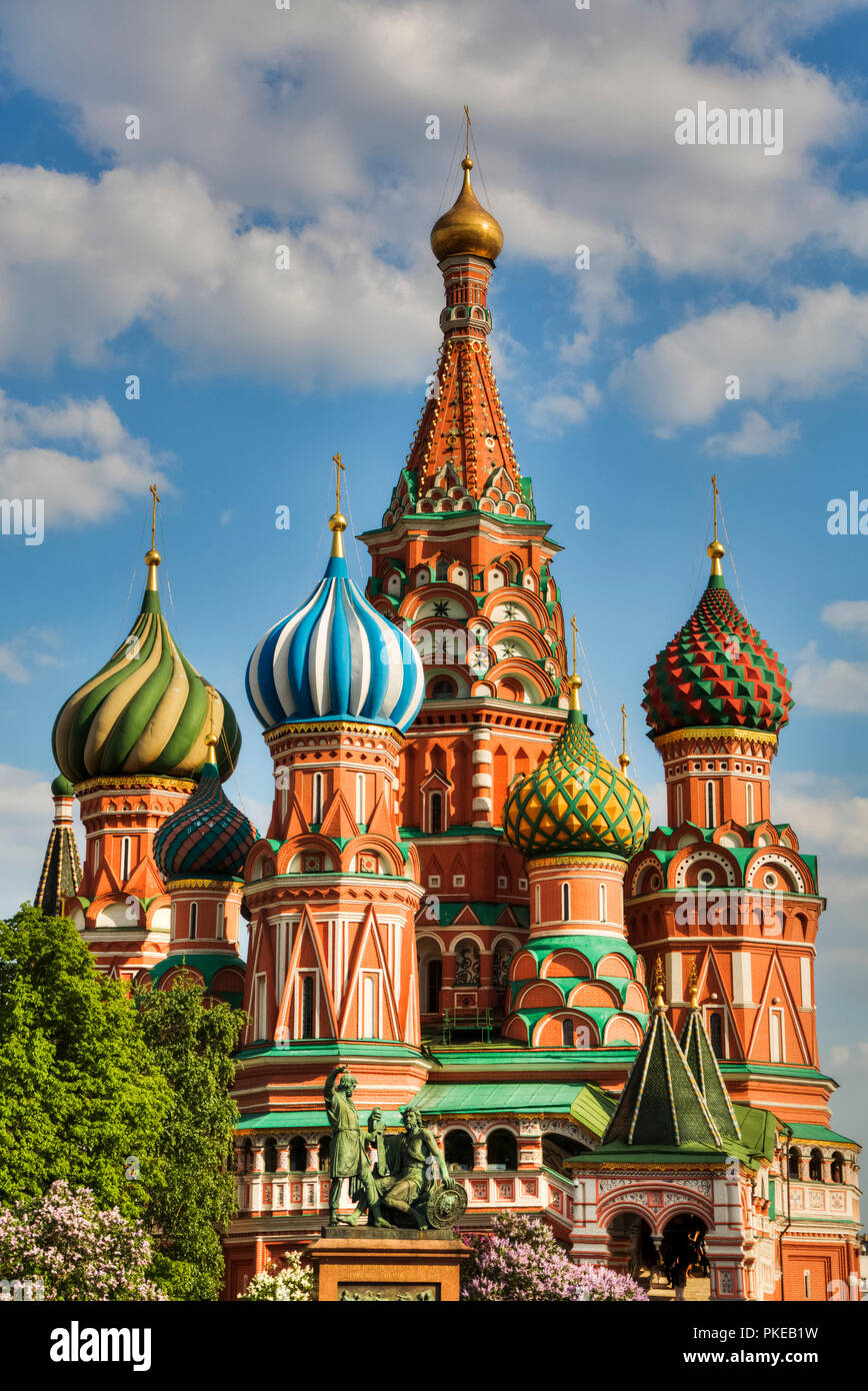 Saint basil's cathedral hi-res stock photography and images - Alamy