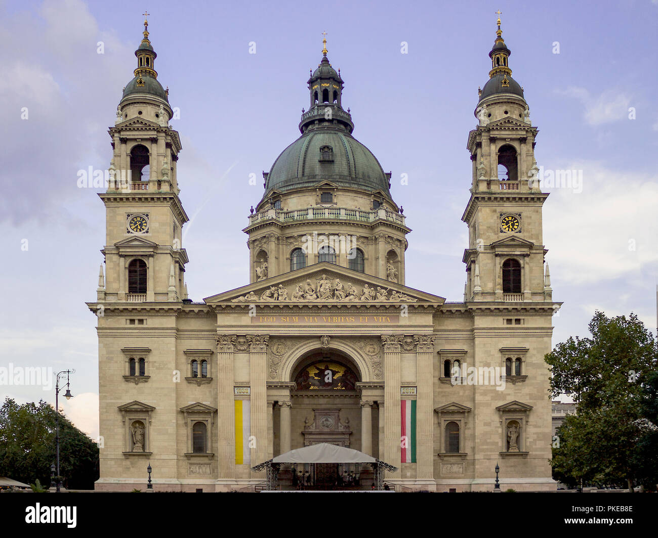 Budapest church hi-res stock photography and images - Alamy