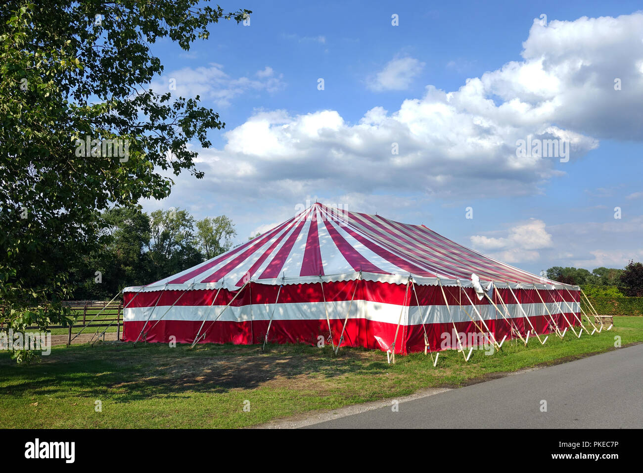 Catering party outdoor hi-res stock photography and images - Alamy