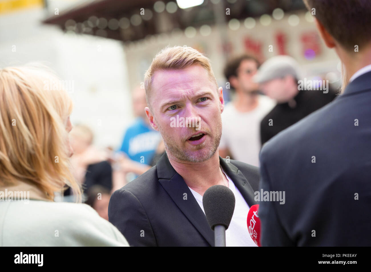 Tomorrowland premiere hi-res stock photography and images - Alamy
