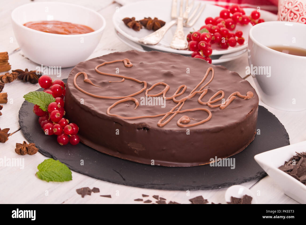 Sacher torte sponge hi-res stock photography and images - Alamy