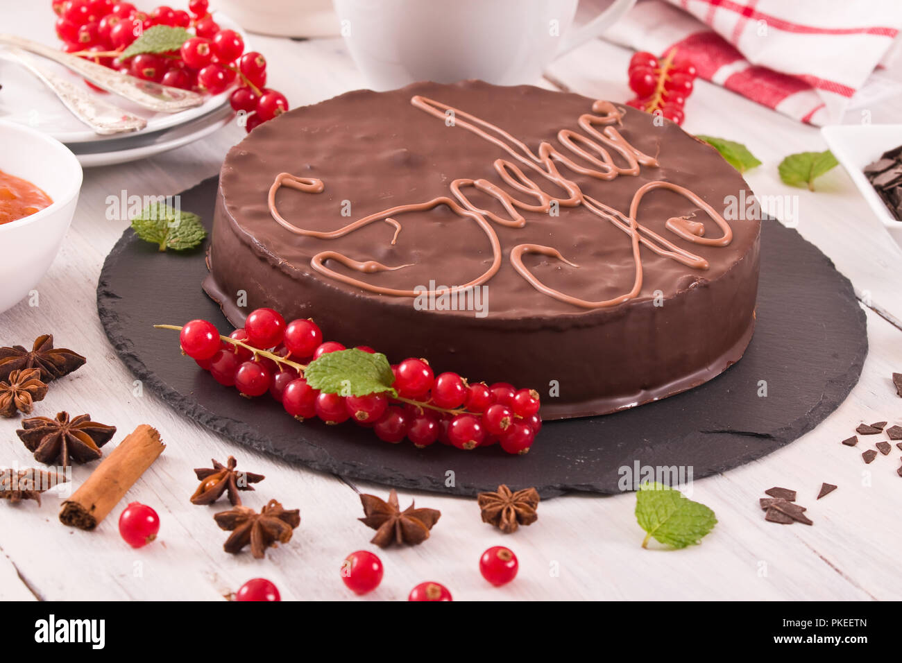 Sacher torte sponge hi-res stock photography and images - Alamy