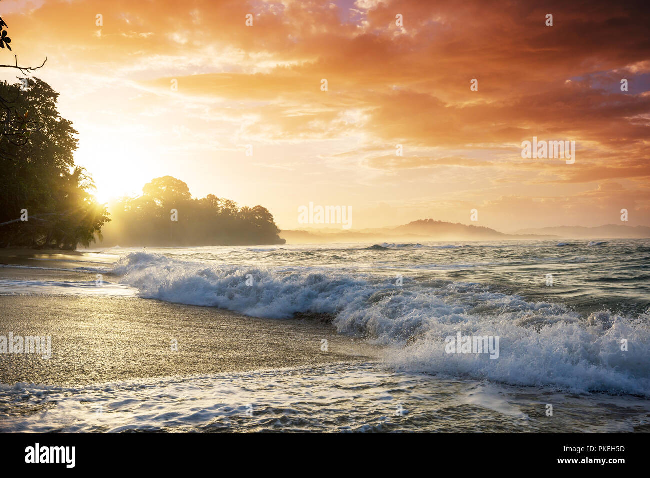Beautiful tropical Pacific Ocean coast in Costa Rica Stock Photo - Alamy