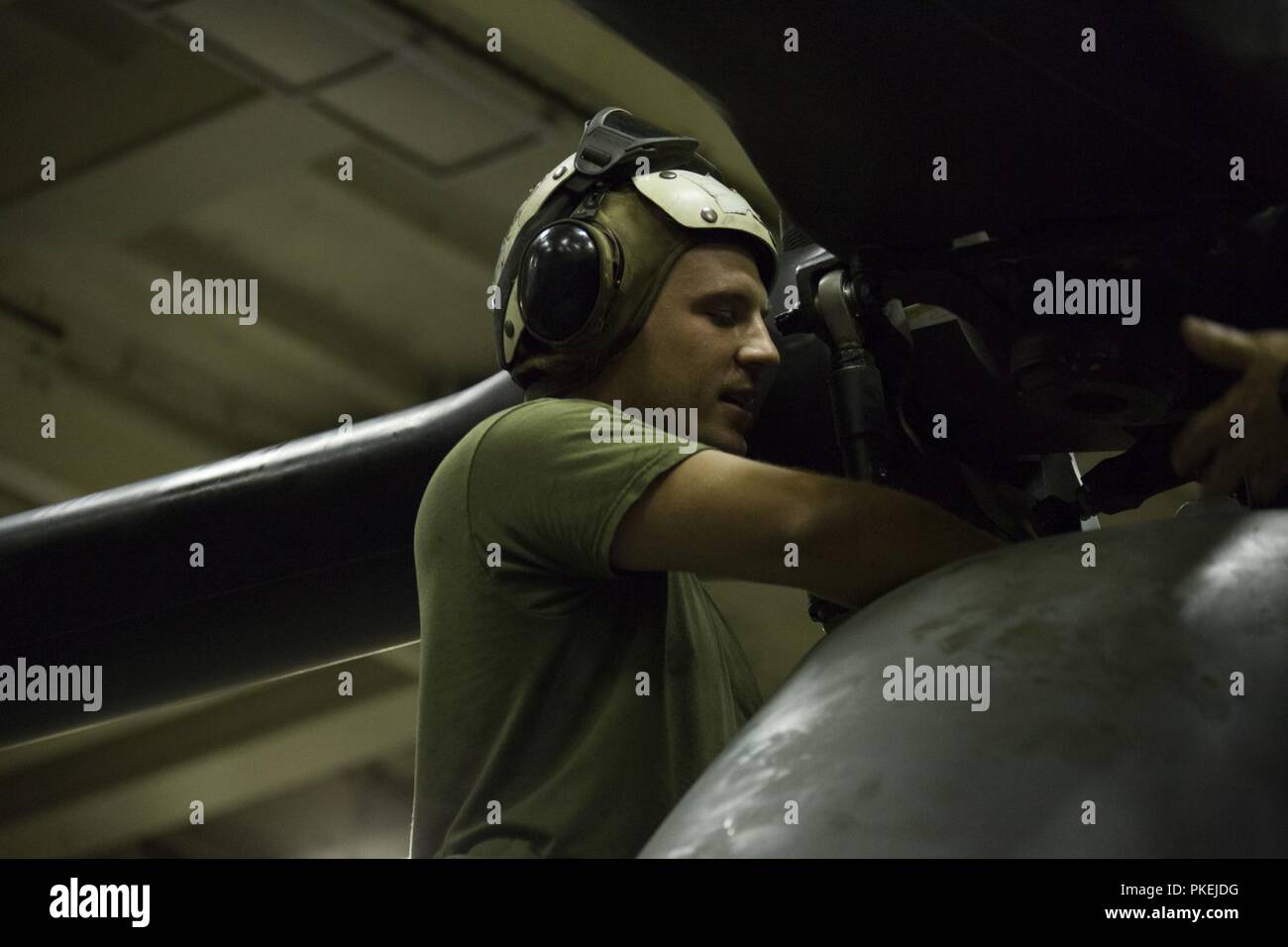 PACIFIC OCEAN – U.S. Sgt. Gage Griffith, a nondestructive inspection ...