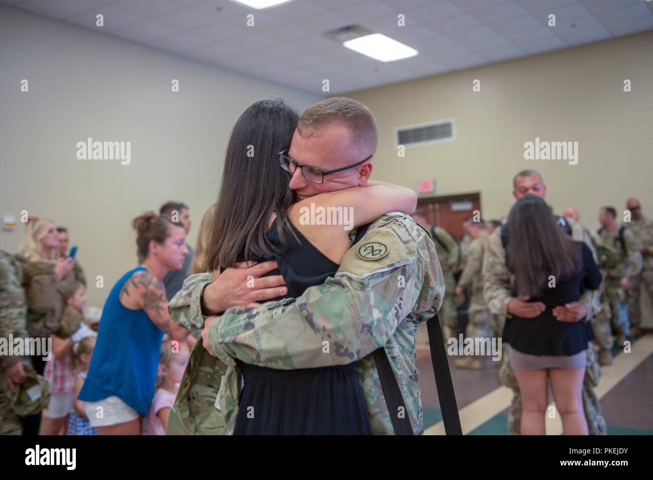 Soldiers assigned to the 2nd Squadron, 101st Cavalry, return to their ...