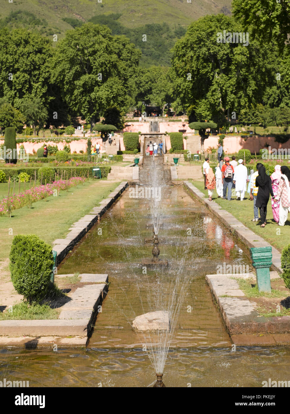 NISHAT GARDEN, SRINAGAR, JAMMU& KASHMIR, INDIA, ASIA Stock Photo - Alamy