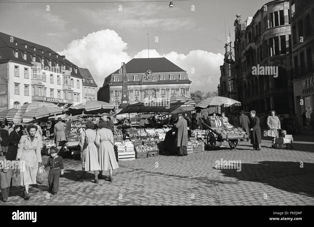 Market Street 1950s High Resolution Stock Photography and Images - Alamy