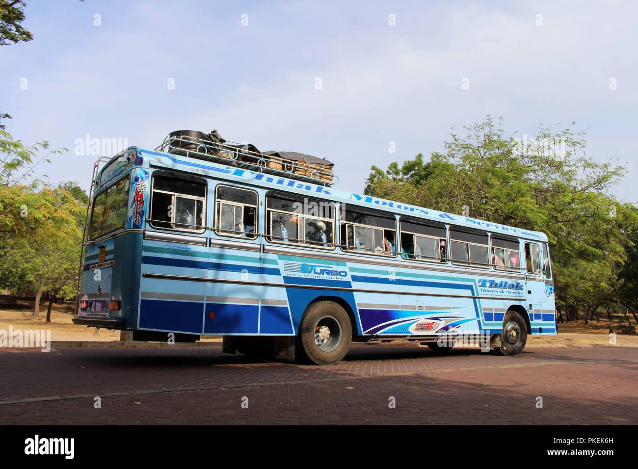 Bus Stand Trade Complex - Kaduruwela, North Central (+94 272 222 381)