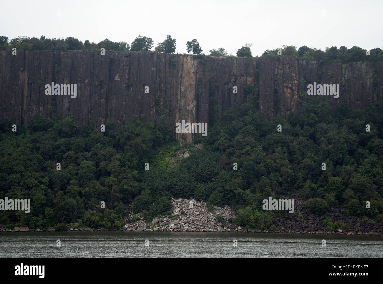 Rock slides on the Palisades, which line the western shore of the ...
