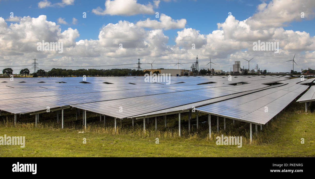 Solar cell industrial hi-res stock photography and images - Alamy