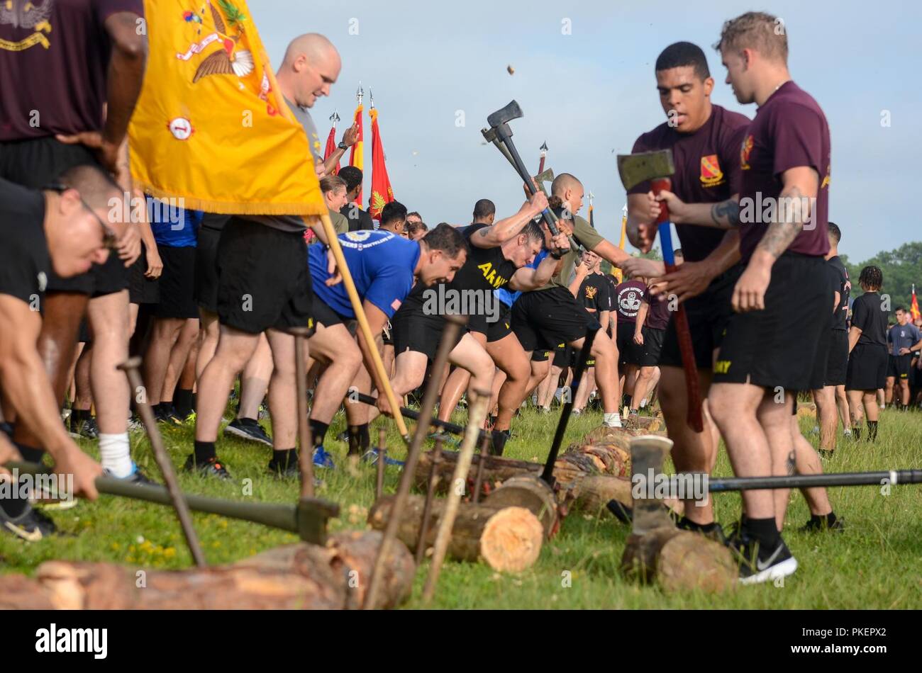 U.S. Army Paratroopers assigned to the 82nd Airborne Division ...