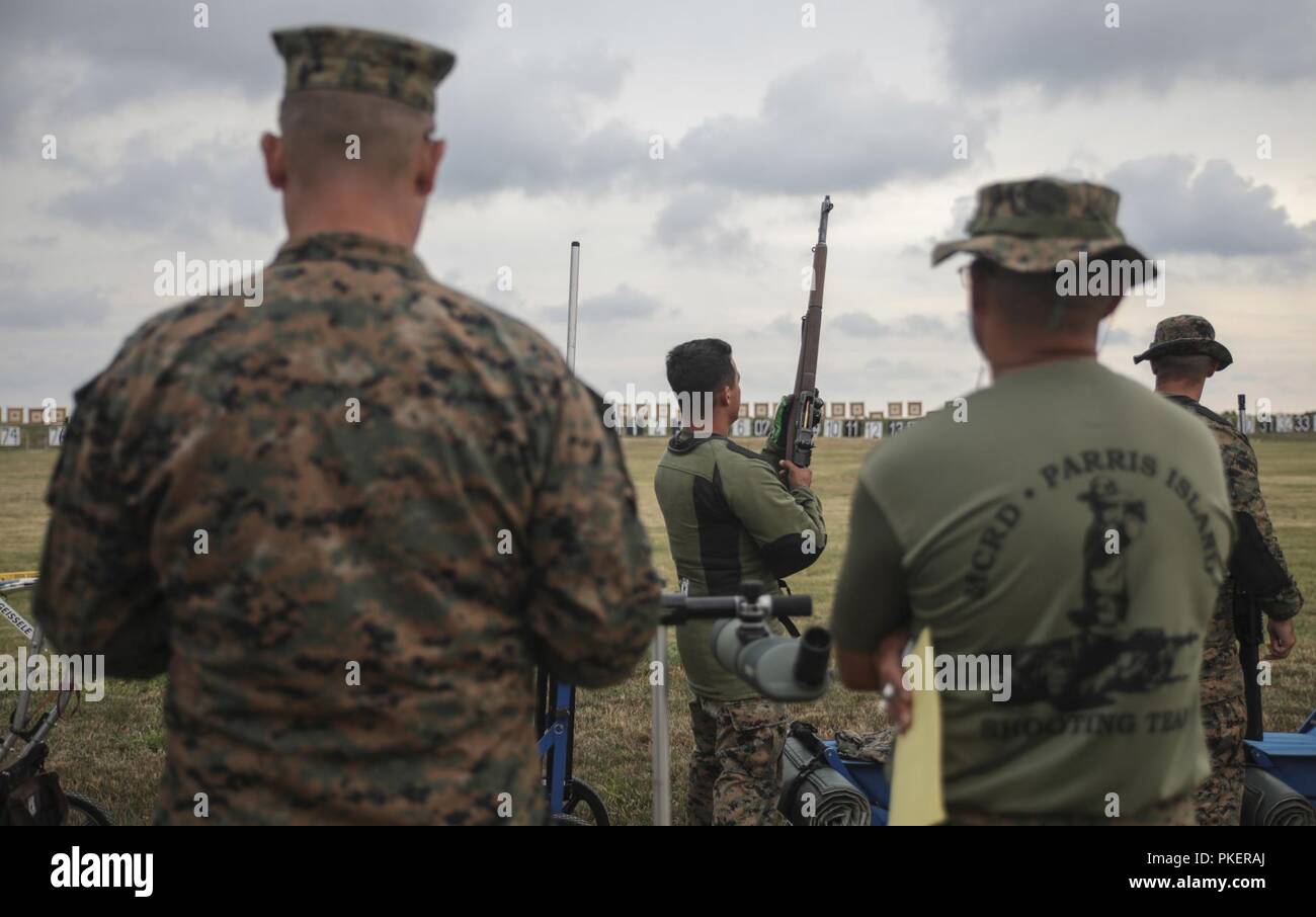 Mcrd parris island shooting team hi-res stock photography and images ...