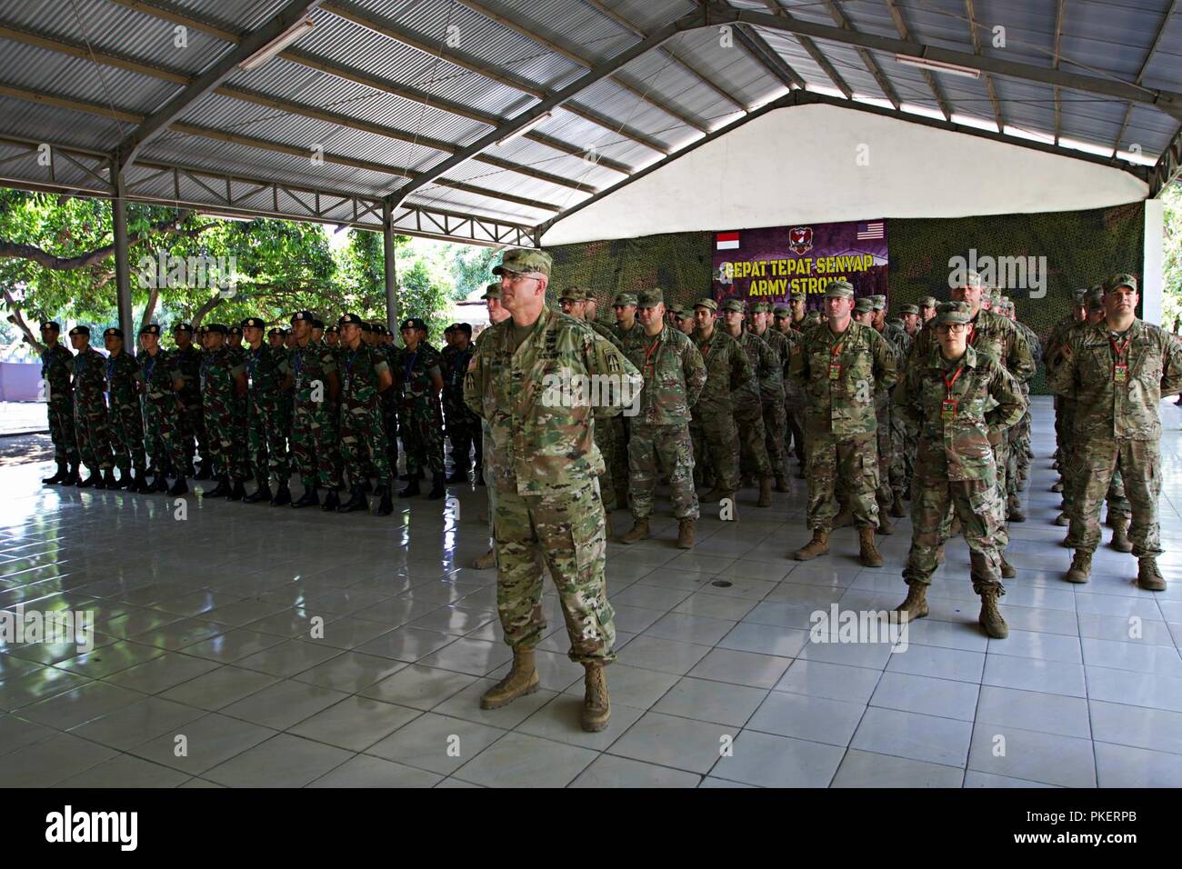 Soldiers from the 76th Infantry Brigade Combat Team, Indiana National ...