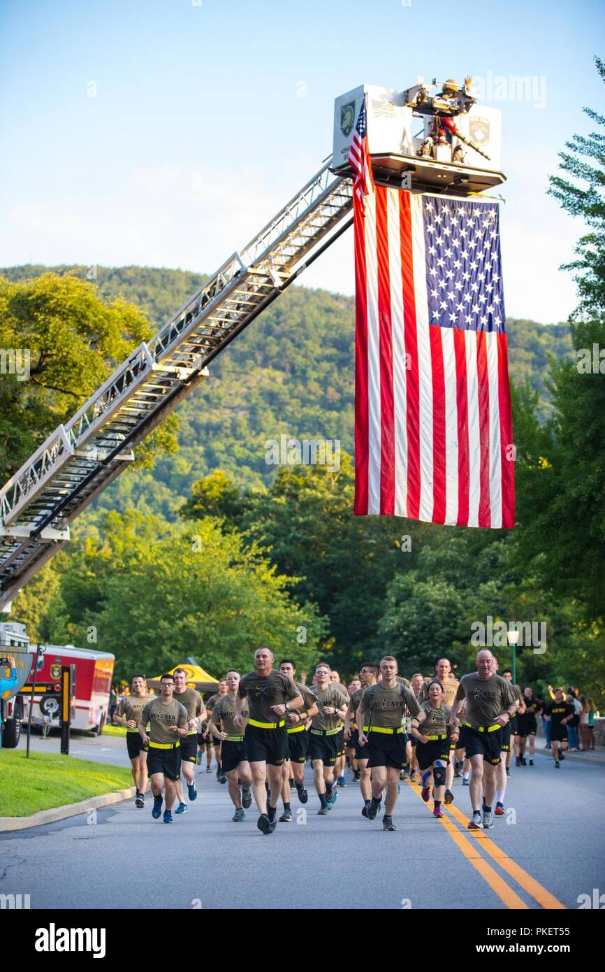 U.S. Military Academy Class of 2021 runs back to USMA from Camp Buckner ...