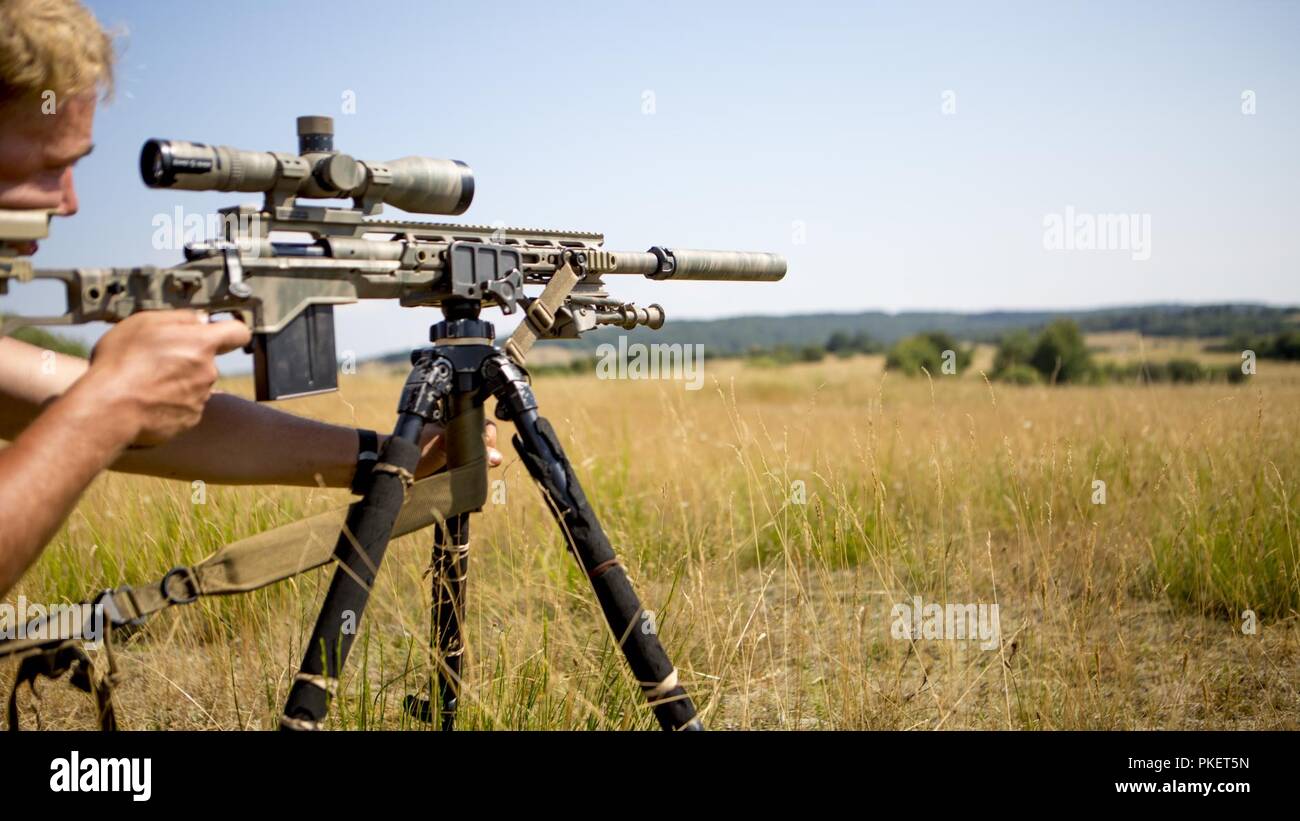 M40a6 sniper rifle hi-res stock photography and images - Alamy
