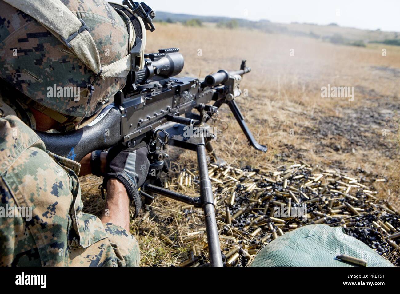 240b medium machine gun hi-res stock photography and images - Alamy