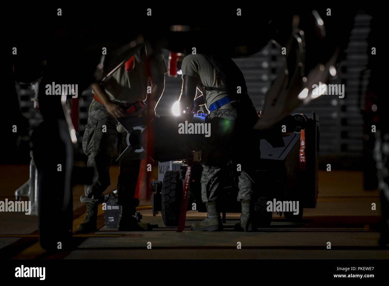 F 35 weapons load hi-res stock photography and images - Alamy