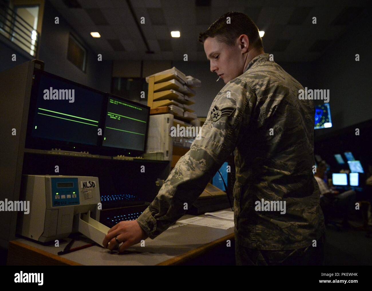 Us air force atc hi-res stock photography and images - Alamy