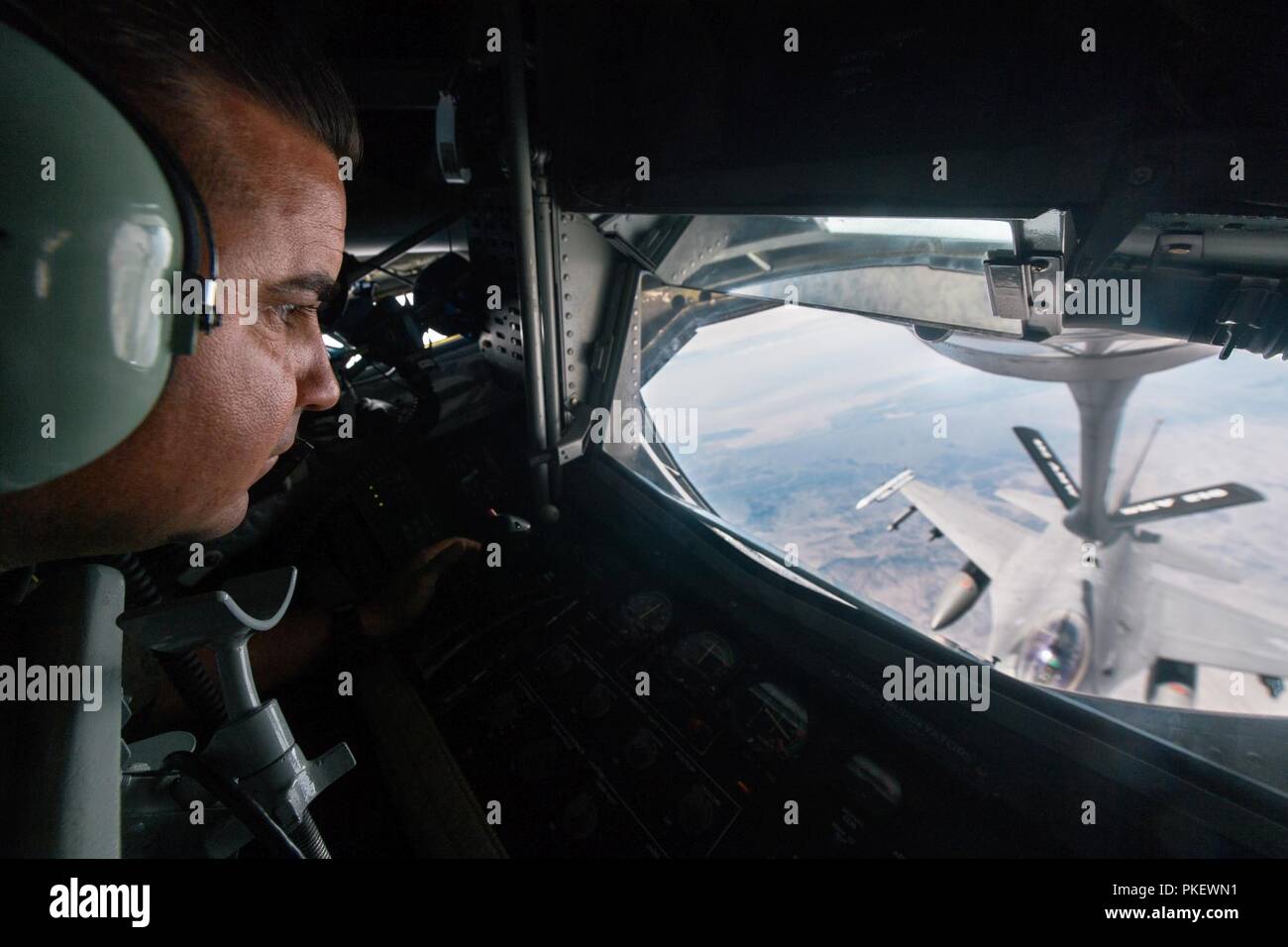 U.S. Air Force Tech. Sgt. Christopher Shadday, 336th Aerial Refueling ...