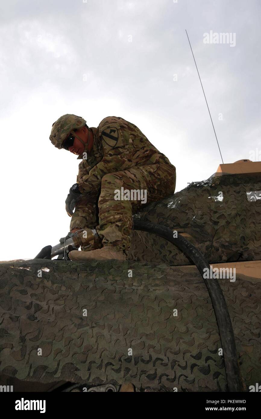 Us army tank gunner hi-res stock photography and images - Alamy