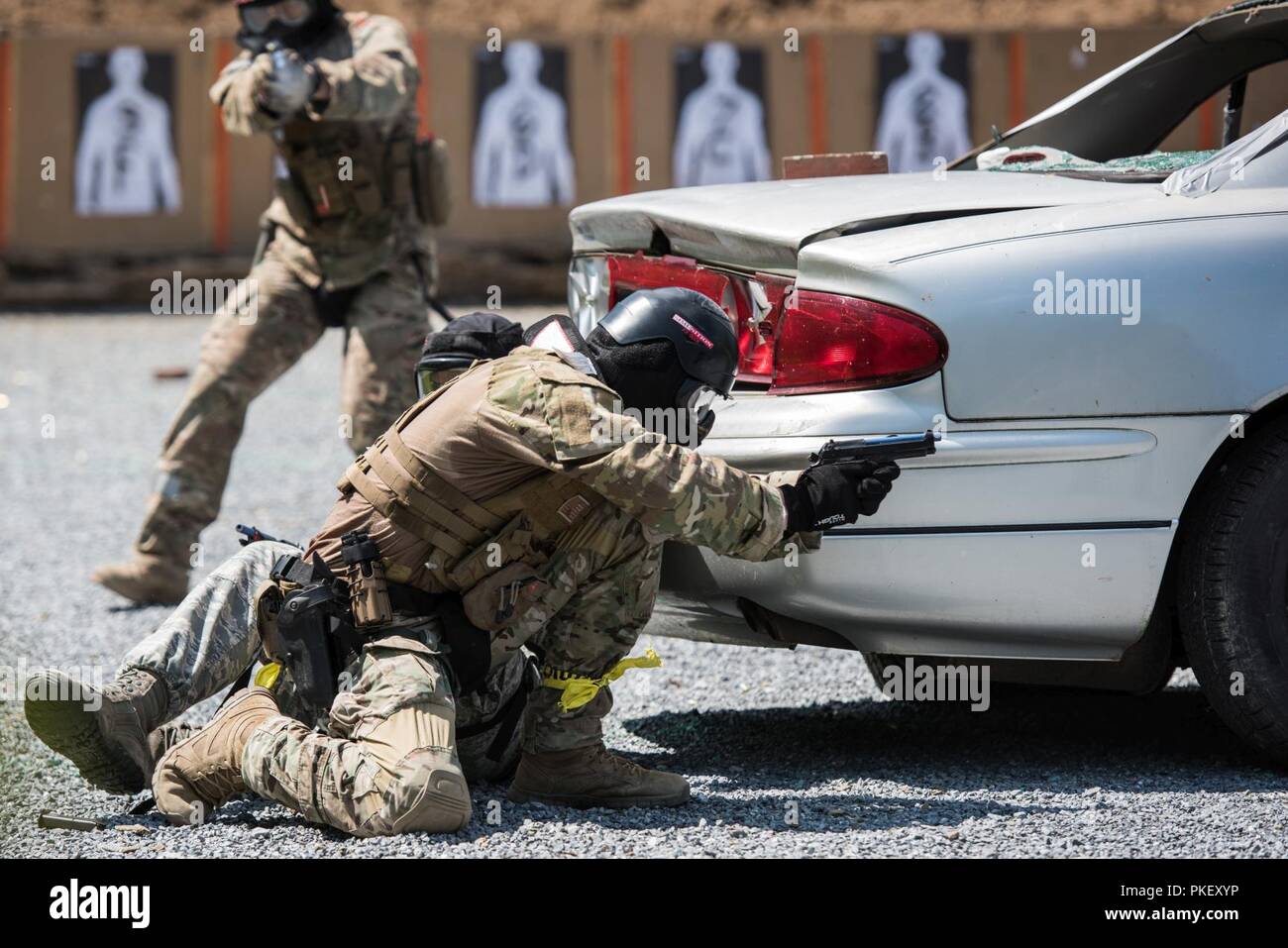 Security forces specialists from the 193rd Special Operations Security ...