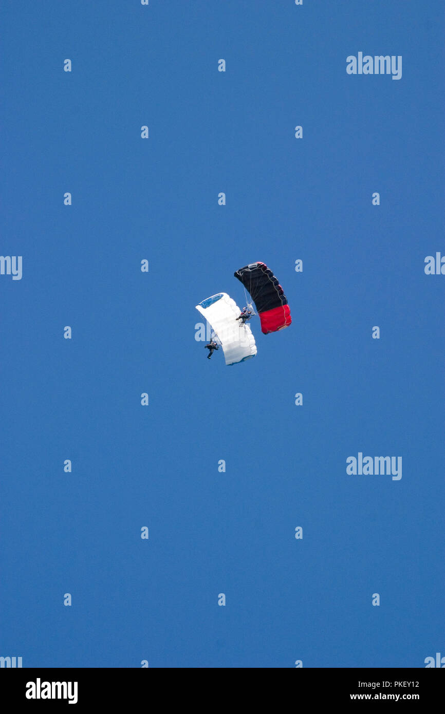 Solo skydive hi-res stock photography and images - Alamy