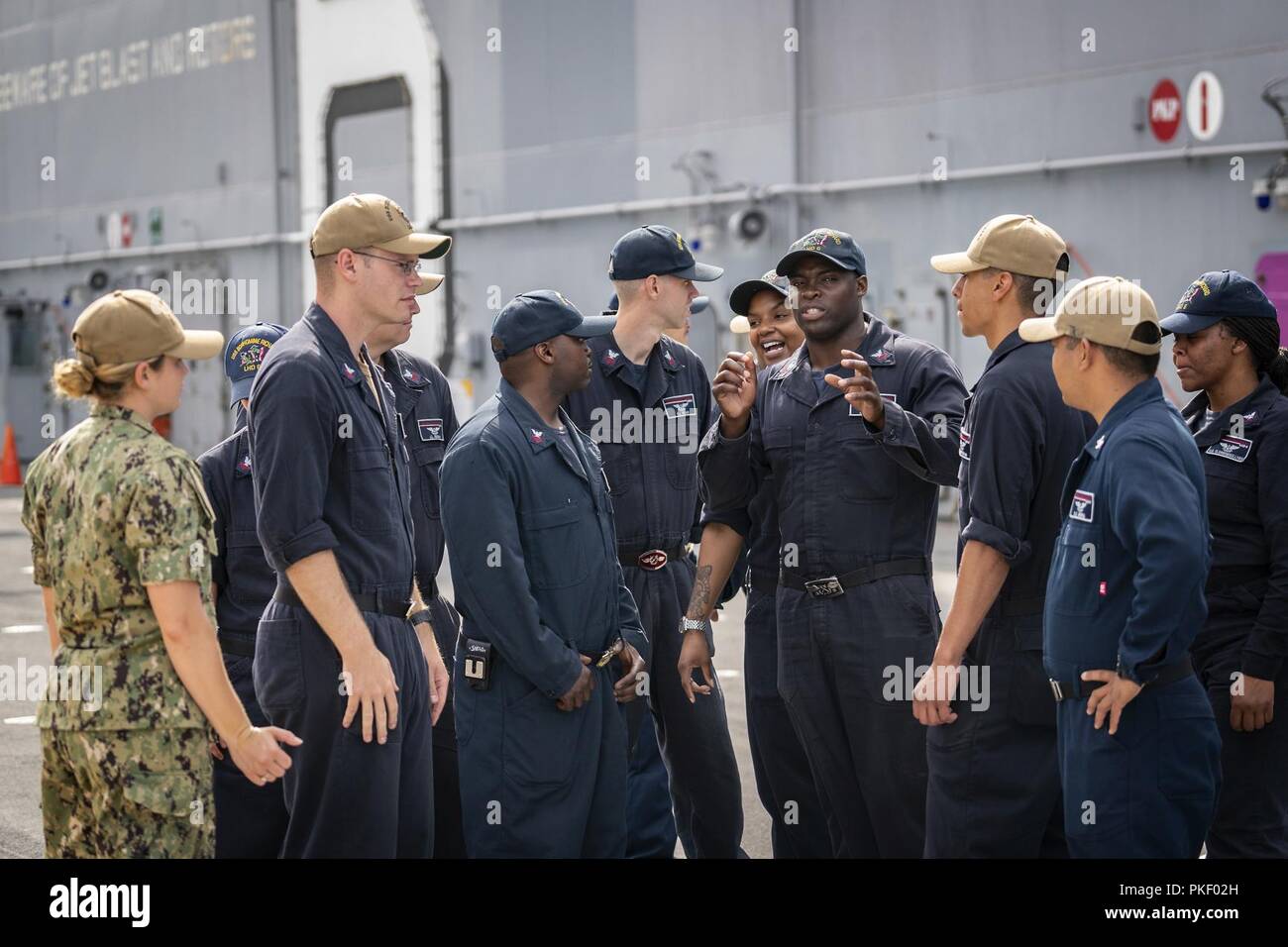PEARL HARBOR, Hawaii (July 31, 2018) Aviation Boatswain’s Mate ...