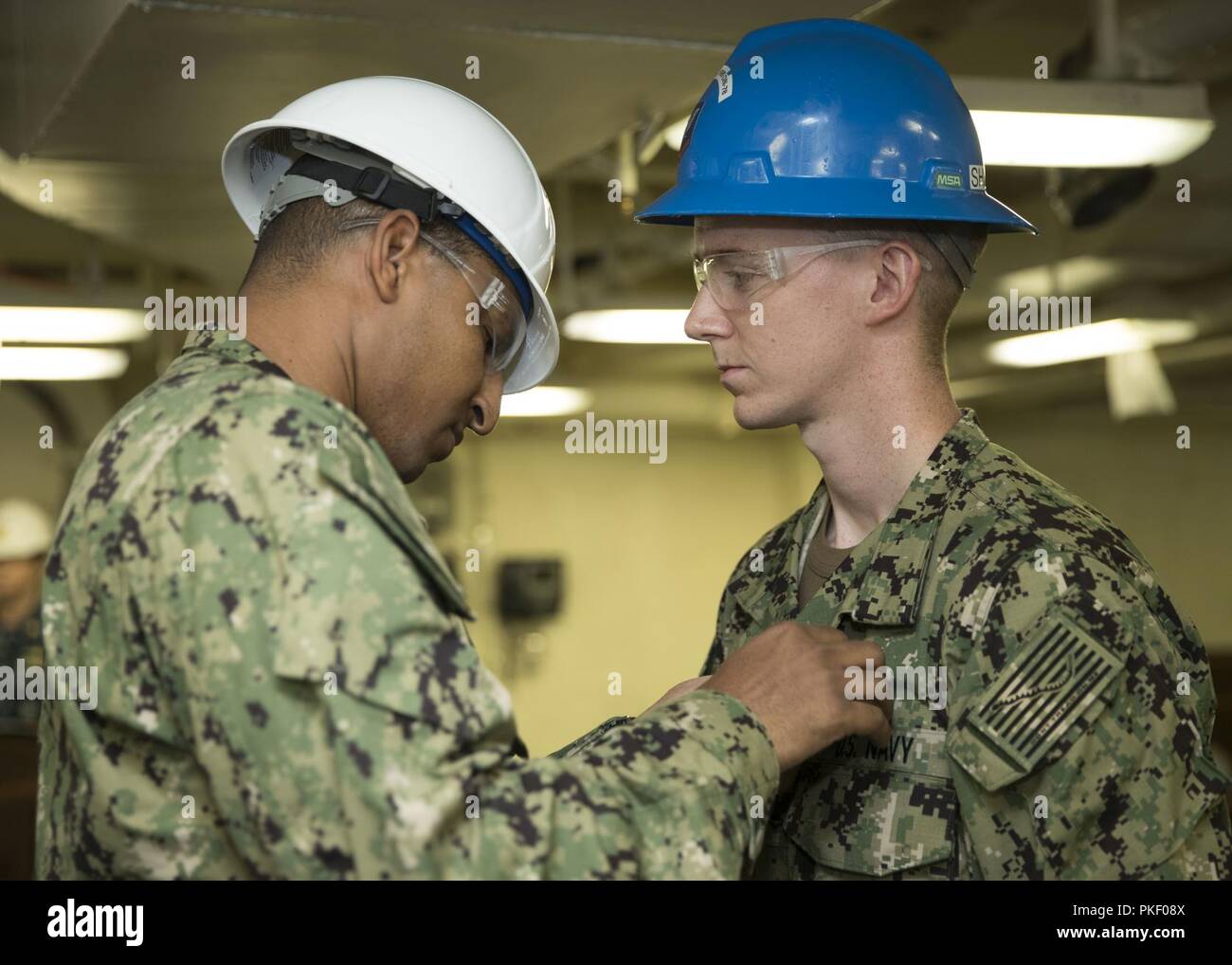 Navy enlisted expeditionary warfare specialist hi-res stock photography ...