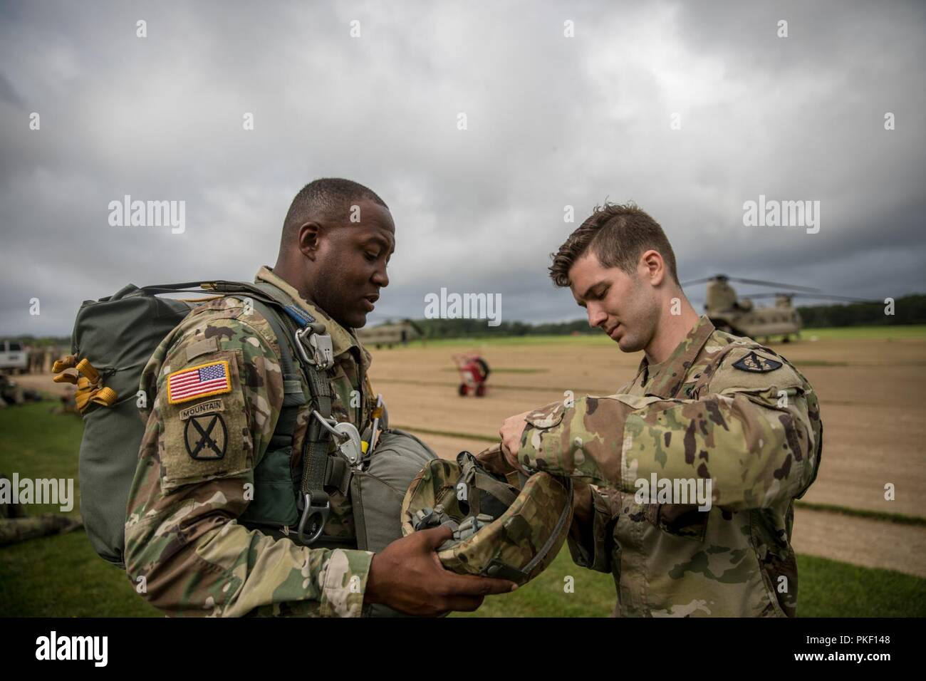 U s army paratrooper 1st lt hi-res stock photography and images - Alamy