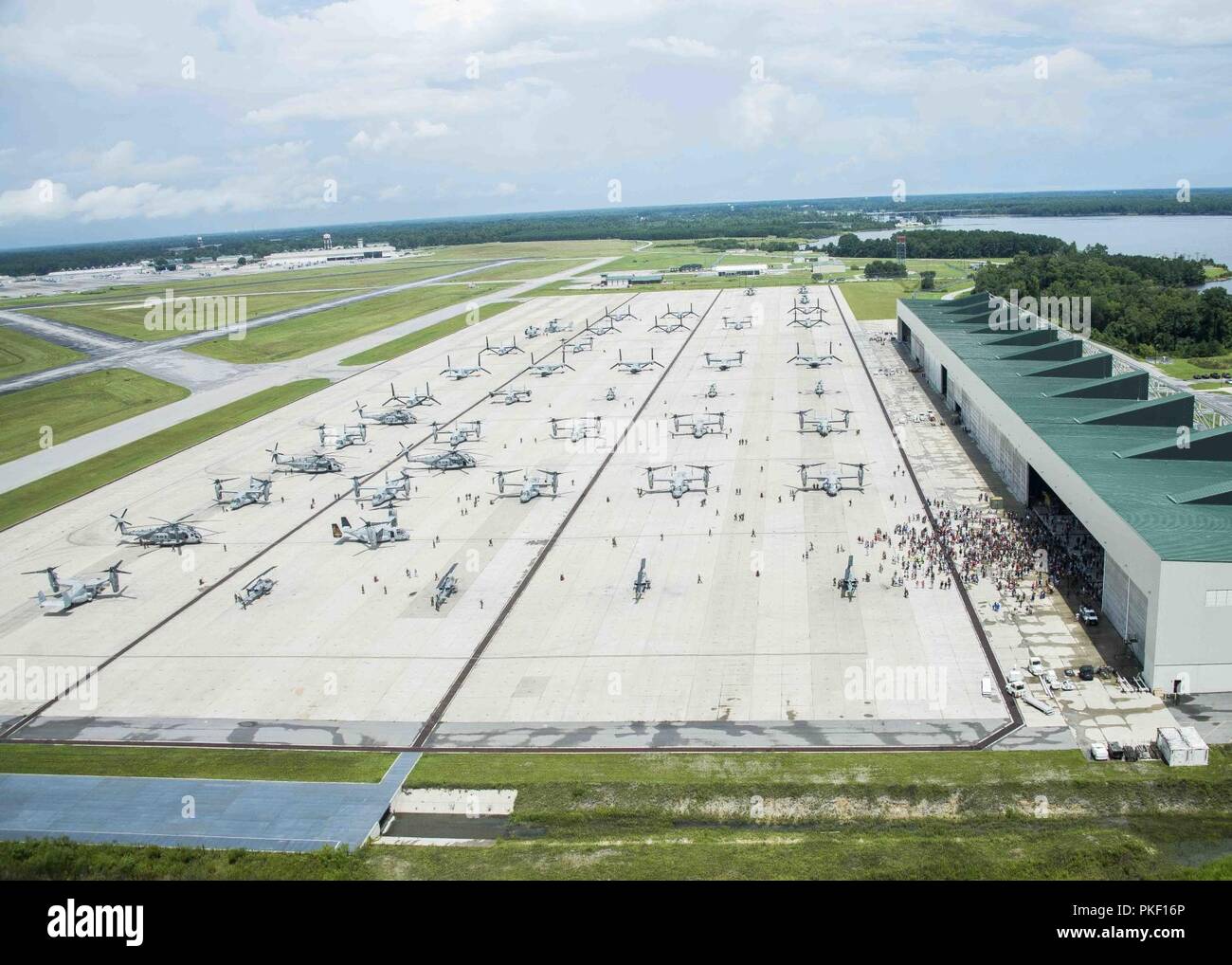 NEW RIVER, N.C. (Aug. 4, 2018) Marines from Marine Medium Tiltrotor ...