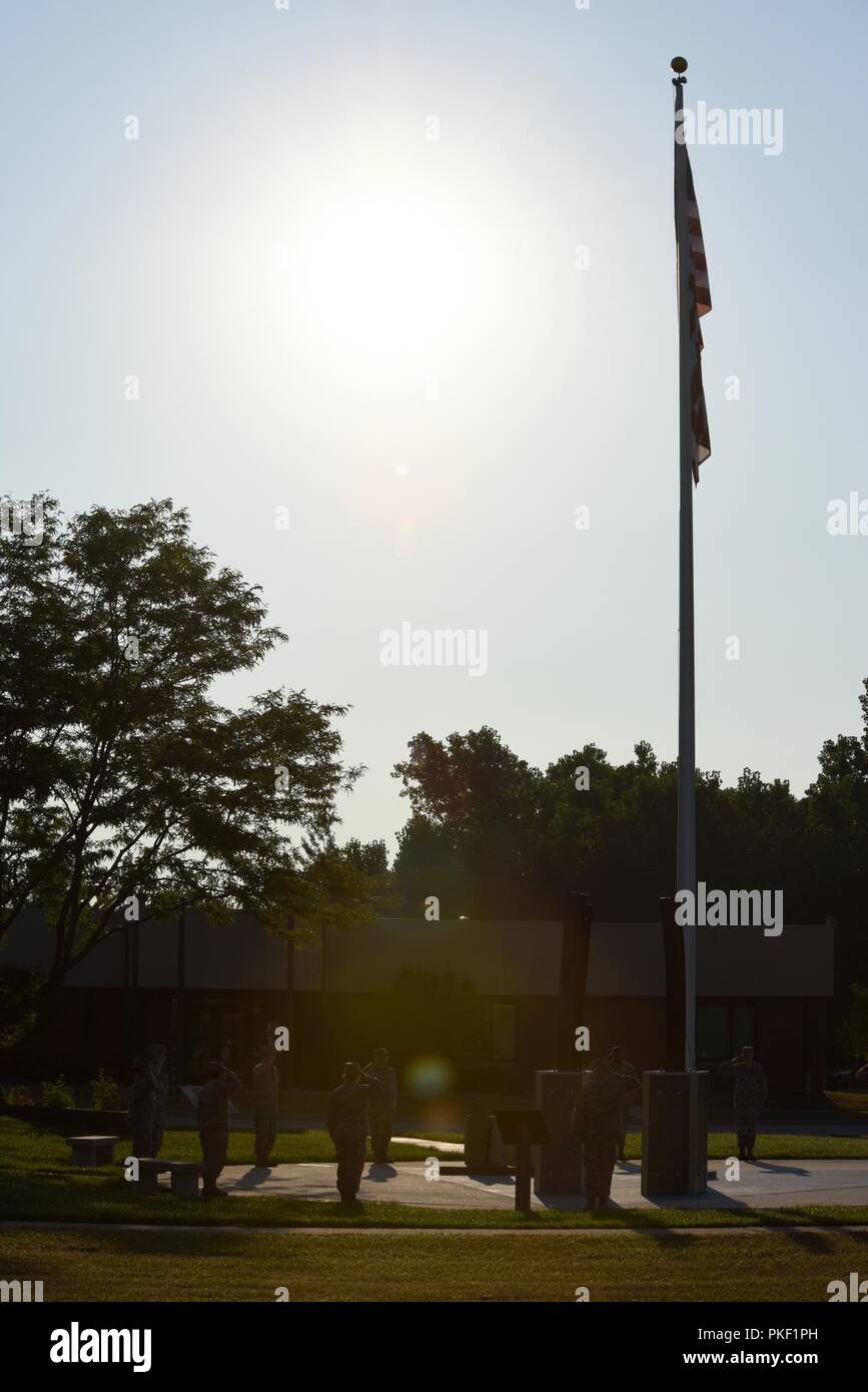 Us army reveille bugle hi-res stock photography and images - Alamy